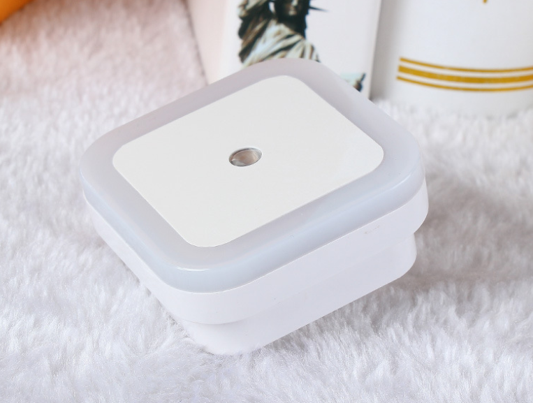 Đèn Ngủ Vuông Tự Phát Sáng